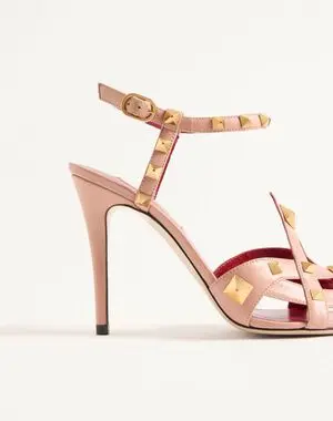 Valentino Garavani Studded Kidskin Sandal - Pink
