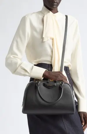 Givenchy Medium Antigona Soft Leather East/west Top Handle Bag - 001-black