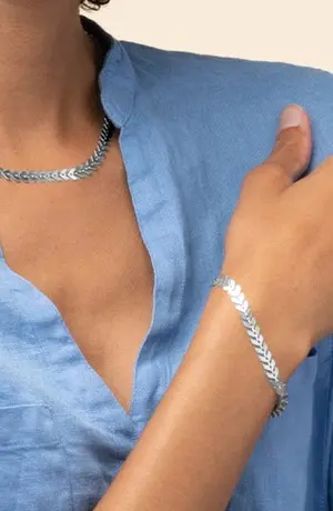 BEARFRUIT JEWELRY Elara Chevron Necklace And Bracelet Set - Silver