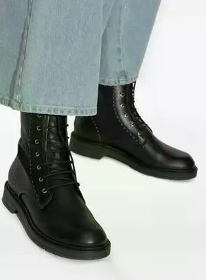 Max Mara Lace-up Combat Boots With Gold-tone Zipper - Black