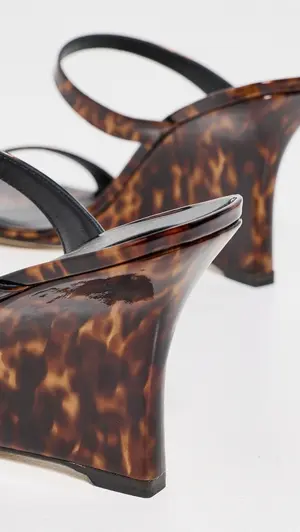 STUART WEITZMAN Vinnie Wedge Sandals - Classic