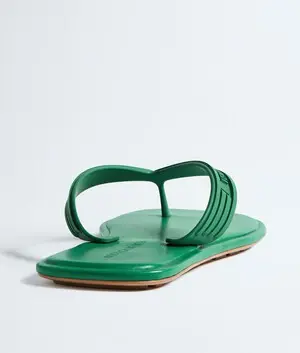Bottega Veneta Sampieri Thong - Grass Green