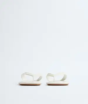 Bottega Veneta Sampieri Thong - Alabaster