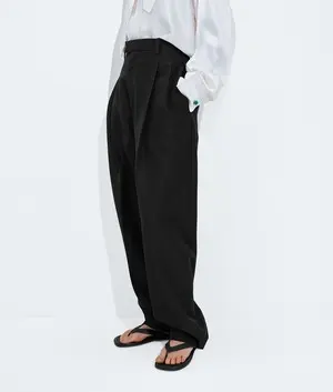 Bottega Veneta Sampieri Flat Thong - Black