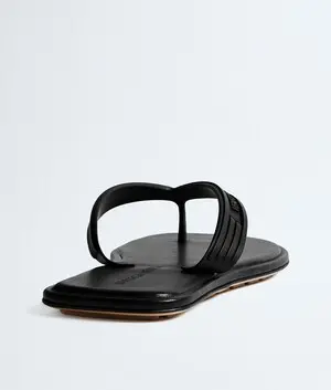 Bottega Veneta Sampieri Flat Thong - Black