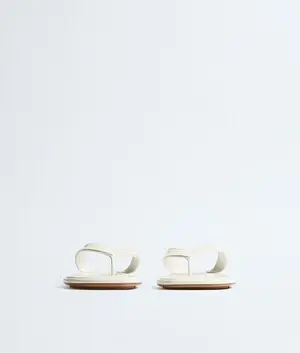 Bottega Veneta Sampieri Flat Thong - Alabaster