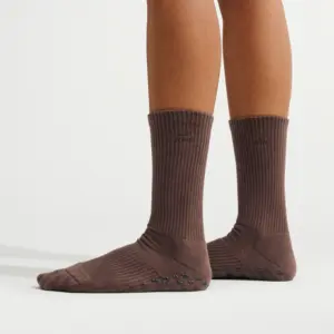 Nike Pilates Grip Crew Socks - Brown