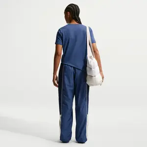 Nike Sportswear Club Essentials T-shirt - Blue