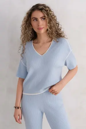 KADA The Awaken Rib V-neck - Hydrangea Blue