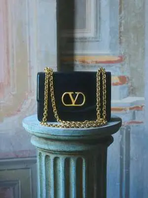 Valentino Garavani Vain Shoulder Bag - Black