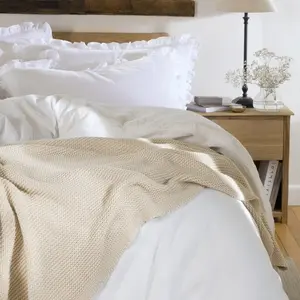CHRISTY Oslo Chunky Knit Cotton Throw - Ecru