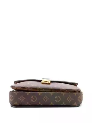 LOUIS VUITTON Pochette Metis Reverse Monogram Canvas - Brown