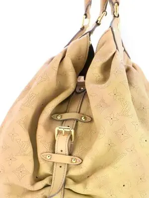 LOUIS VUITTON Xl Mahina Leather Hobo Bag - Neutrals