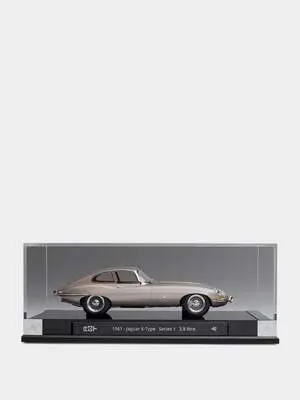 AMALGAM Jaguar E-type Coupé 1:18 Scale Model