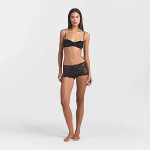 SKIMS Ruffle Unlined Bra | Black | | Stretch Lace - Soot