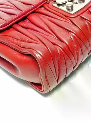 Miu Miu 2015-2020s Matelasse Shoulder Bag - Red