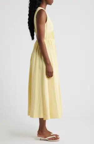Moon River Sleeveless Keyhole Midi Dress