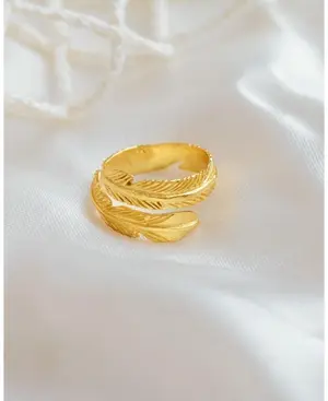 OTTOMAN HANDS Feather Motif Ring In Plated Brass