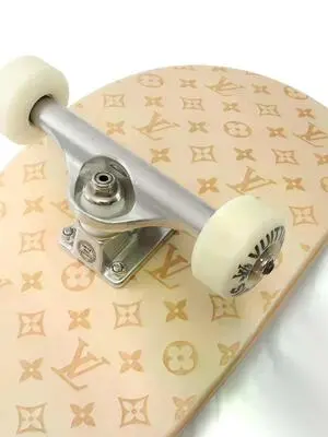LOUIS VUITTON 2021 Monogram-pattern Skateboard