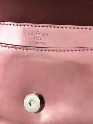 LOUIS VUITTON Chain Louise Patent Gm Clutch Bag - Pink