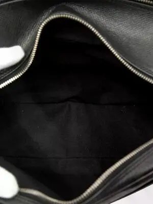 LOUIS VUITTON 2001 Taiga Reporter Pm Crossbody Bag