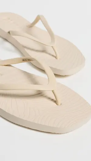 VELOUR Tapered Flip Flops - Eggnog