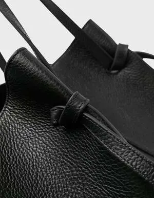 Yuzefi Xl Mochi Leather Bag - Black