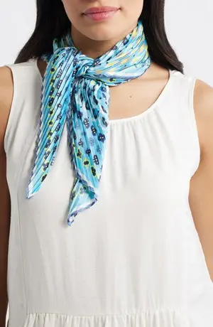 Echo Clover Pleated Diamond Scarf - Chambray