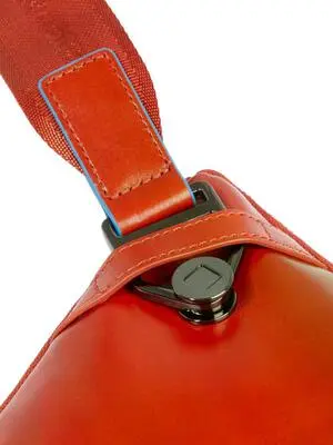 PIQUADRO Expandable Flat Belt Bag - Red