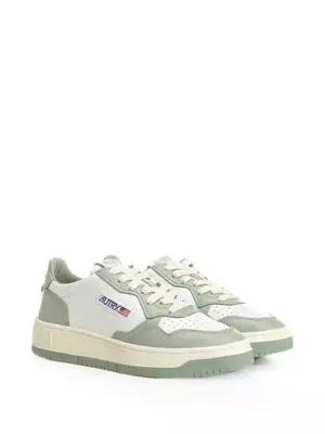 AUTRY Medalist Leather Sneakers With Embroidered Logo - Grey