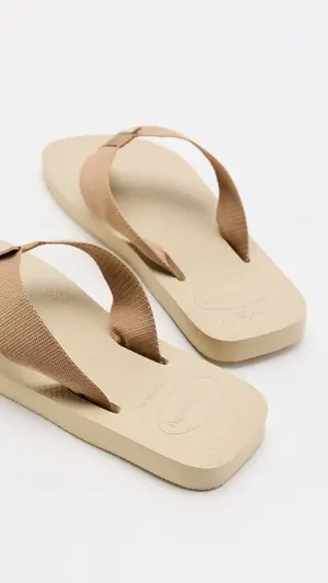 Havaianas Urban Basic Flip Flops - Sand