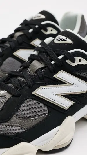 NEW BALANCE 9060 Sneakers - Black/grey