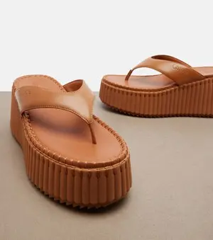 Chloé Nama Leather Platform Thong Sandals - Brown