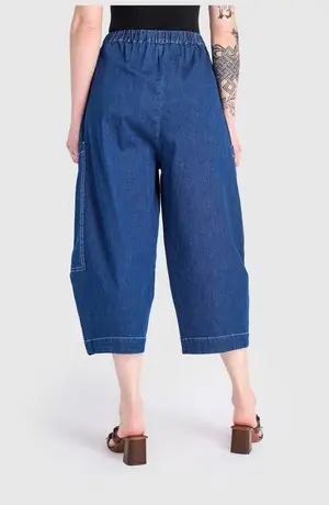 Alembika Bold Barrel Capri Pants - Denim