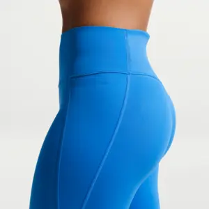 Nike Universa High-waisted 8" Biker Shorts - Blue