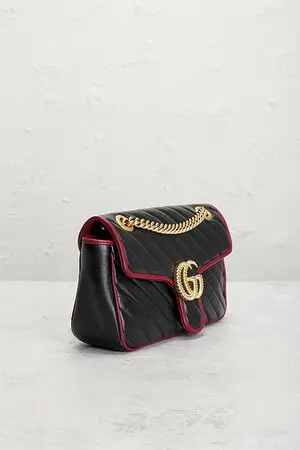 Gucci Gg Marmont Shoulder Bag - Black