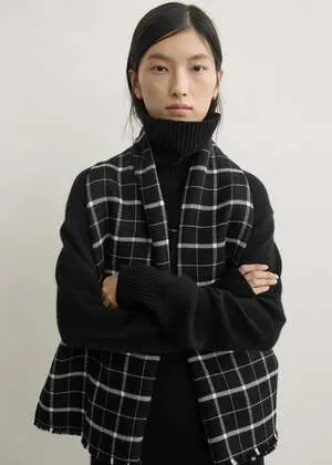 TOTEME Windowpane Scarf /white