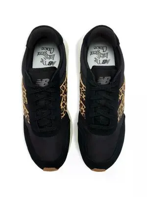 NEW BALANCE 370 Sneakers - Black