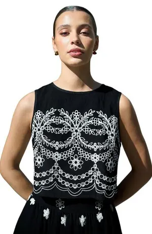 YUMI Embroidered Crop Top - Black