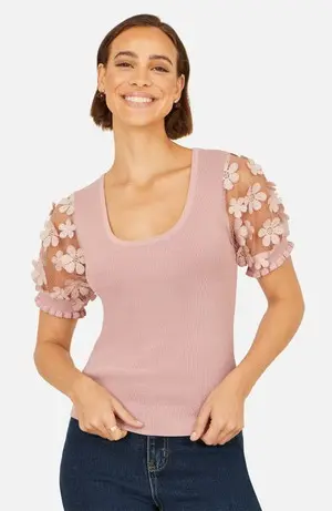 YUMI Floral Applique Knitted Top