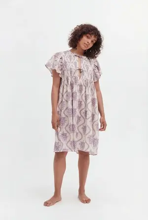 Desmond & Dempsey Pleated Nightie - Alpen Flora Cream/violet