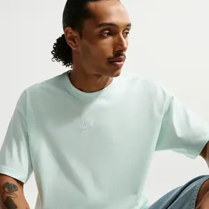 Nike Sportswear Premium Essentials T-shirt - Green