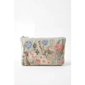 Elizabeth Scarlett Handheld Clutches