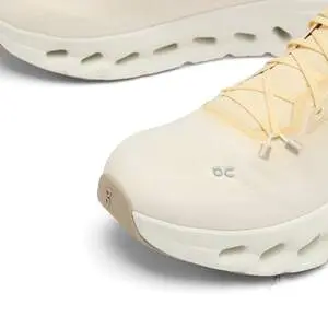 On Cloudtilt "sculptural" Sneakers