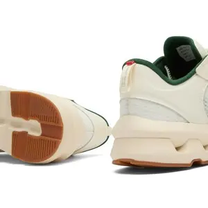 On Cloudzone Moon Sneakers - Ivory/holly