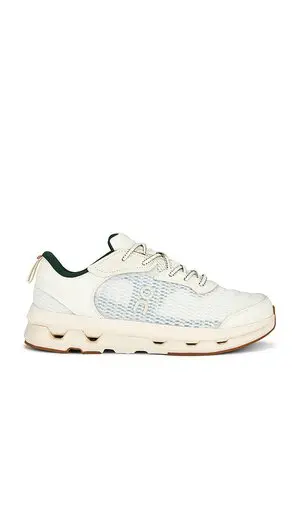 On Cloudzone Moon Sneakers - White