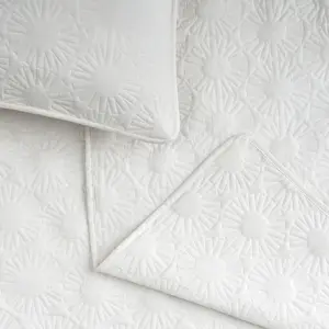 UGG Devon Sun Logo Quilt Set, Full/queen