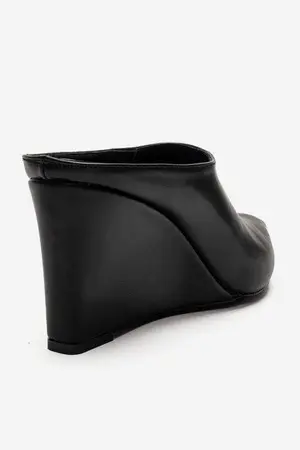 PROLOGUE SHOES Senso Wedge Mule - Black