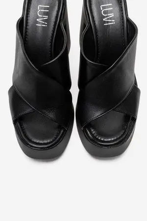 FOREVER & ALWAYS SHOES Essenza Leather Platform Block Heel Sandal