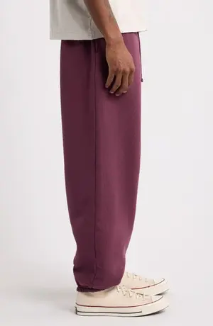 ELWOOD Core Sweatpants - Maroon